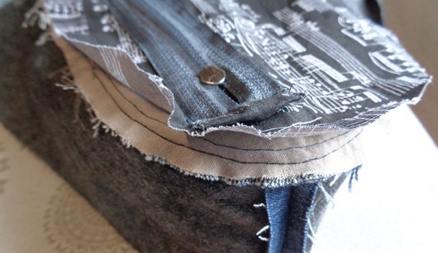 Denim case for a guitar or ukulele - Make it in denim Free sewing tutorial