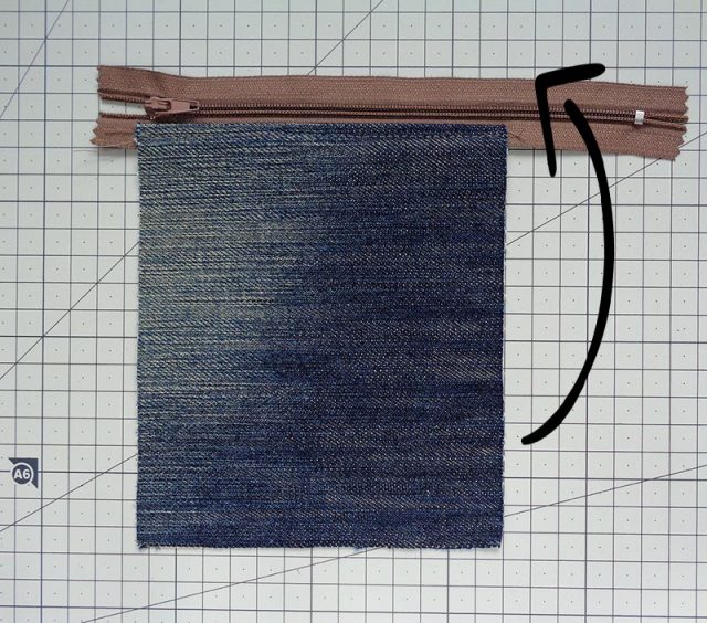 Tiny zipper pouch - Make it in denim - DIY zipper pouch free sewing ...
