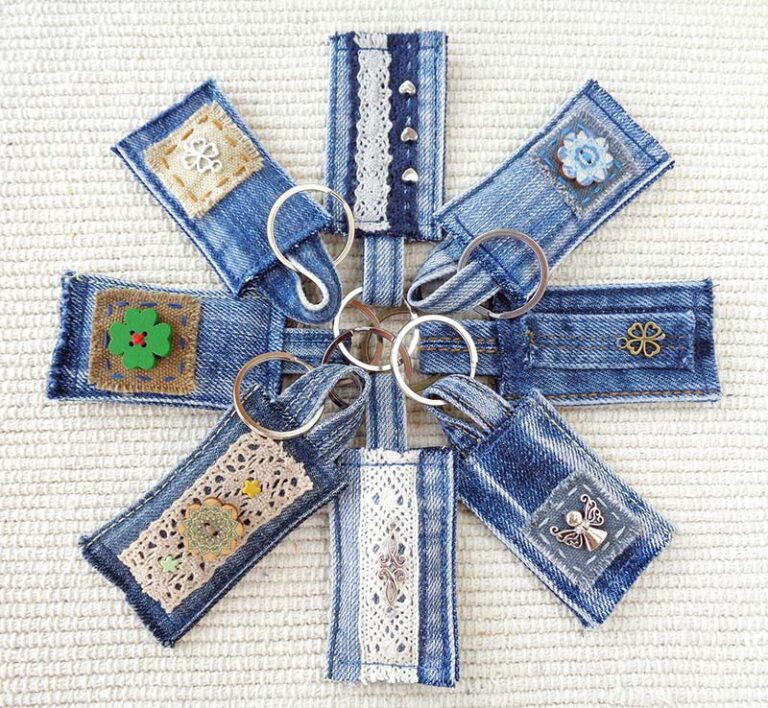 DIY denim Keychain / keepsake - Free sewing tutorial